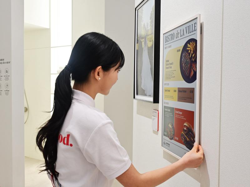 Technoretail - LG lancia il digital signage “effetto carta” a ...